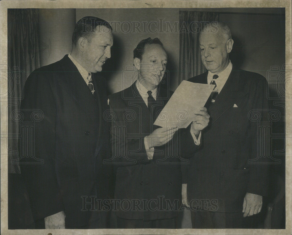 1947 Press Photo Otto Kitel, Charles Luckman, and Mitchell MeKeown ...
