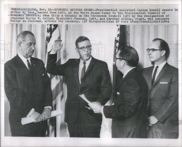 1964 Press Photo Lyndon Johnson, Carson Howell, Arthur M. Okun, Gardne ...