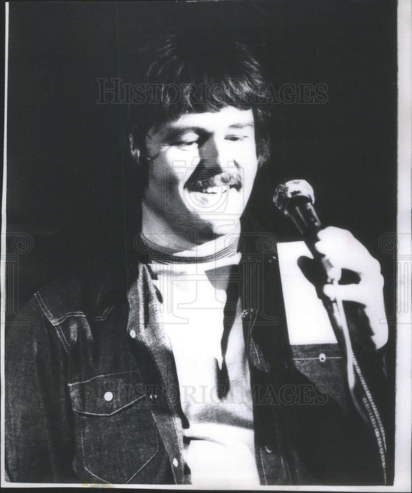 1972 Press Photo American Comedian Singer And Songwriter Paul "Biff" R ...