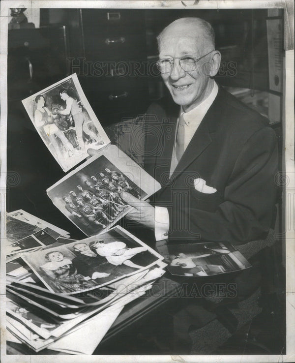 1957 Press Photo Ex Judge John H Lyle Showing Pics - Historic Images