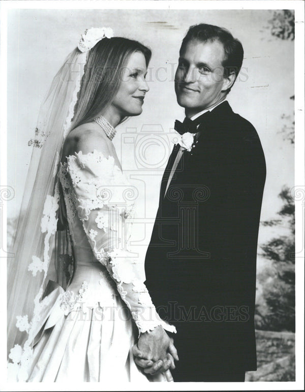 1992 Press Photo Woody Allen and Jackie Swanson in "Cheers" - Historic ...