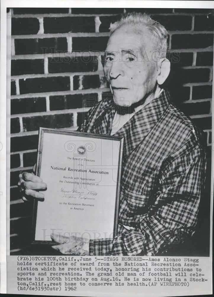 1962 Press Photo Amos Alonzo Stagg grand old man of footballl turns 10 ...