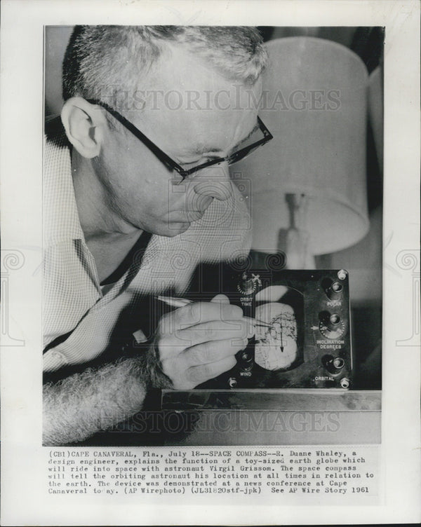 1961 Press Photo R. Duane Whaley Design Engineer of Space Compass ...