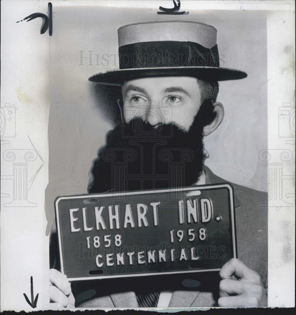 1958 Press Photo Robert Ruggles Fake Beard Sold Plates Junior Chamber ...