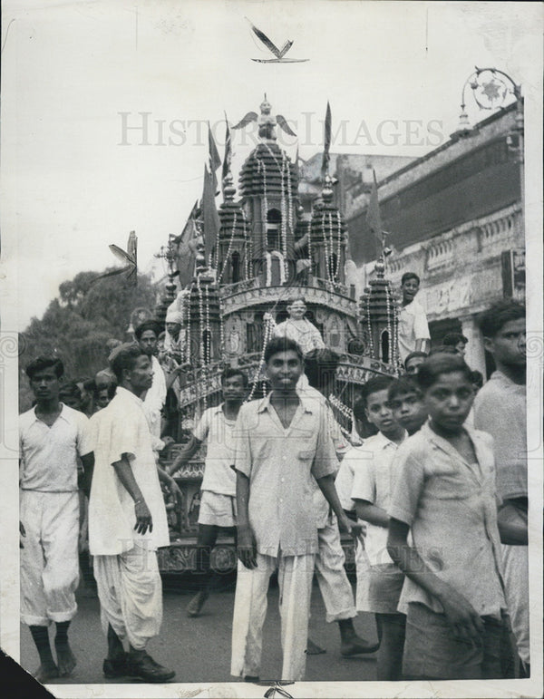 1957 Press Photo A holy car of the Hindu Deity Juggernaut in Calcutta ...