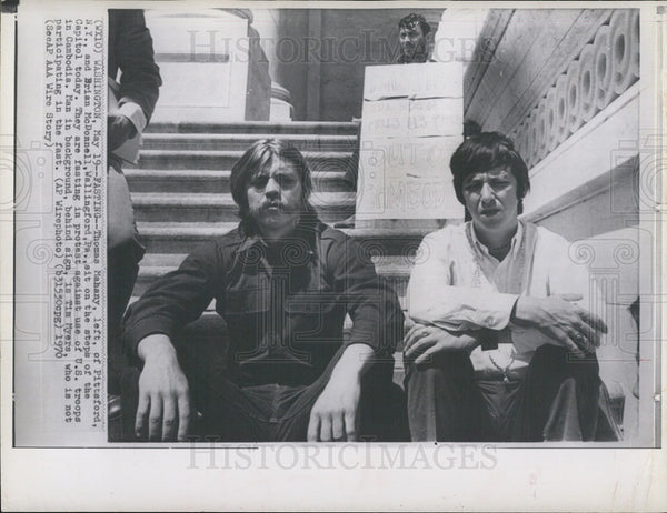 Tom Mahany & Brian McDonnell sit on Capitol steps in protest 1970 ...
