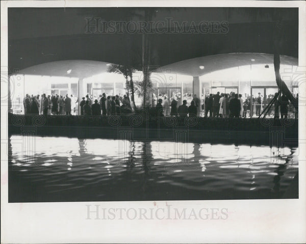 Jack Benny Draws Crowd to Curtis Hixon Convention Hall 1966 Vintage ...
