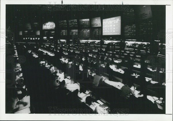 Las Vegas Hilton Has 46 TV Monitors For Sports Events 1988 Vintage ...