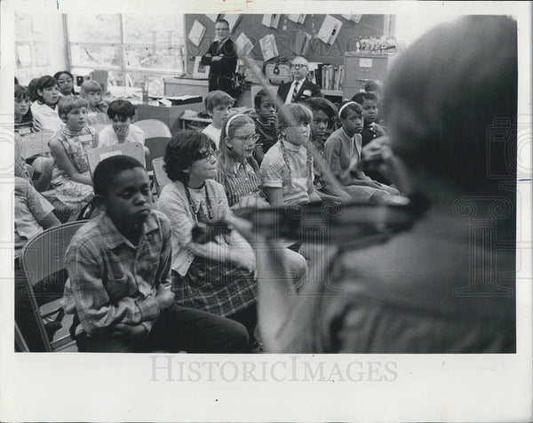 Students of Avoca East Elem visit Shoesmith Elem watch TV show 1968 ...