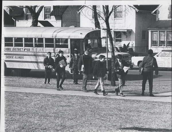 Sixth Graders Sharp Corner School Skokie Visit McDade School 1968 ...