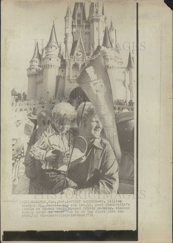Mr WIlliam Windsor Jr with Son Lee at Disney World 1971 Vintage Press ...