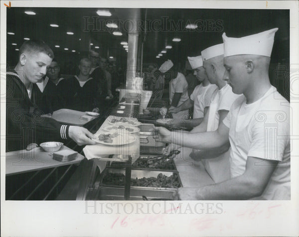 Troops in basic training mess hall 1969 Vintage Press Photo Print ...