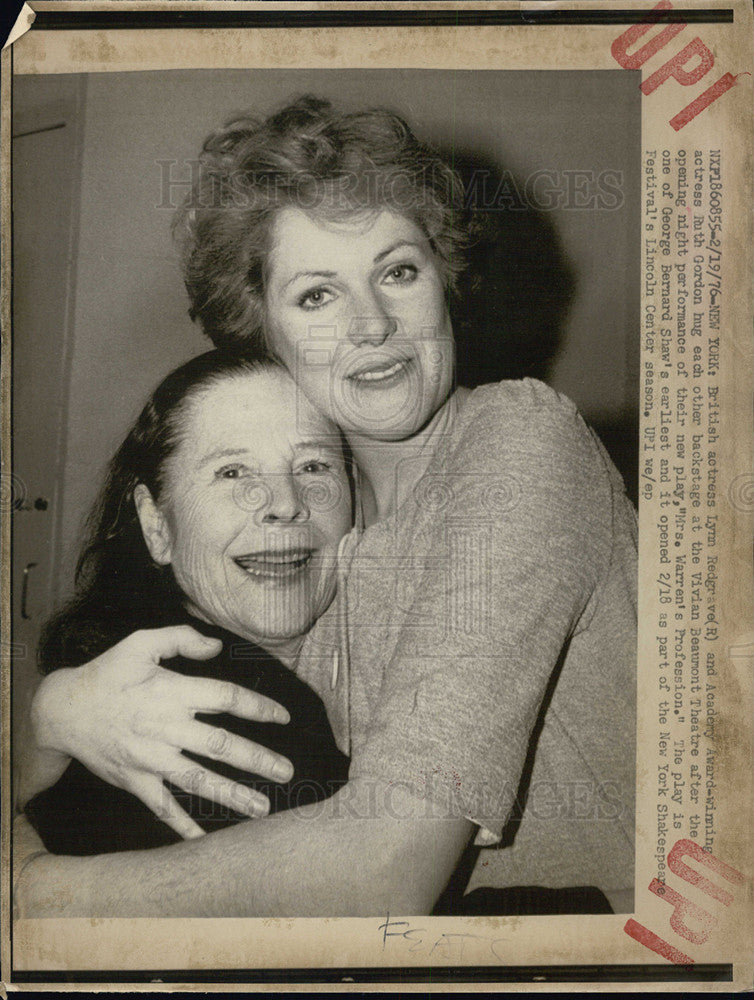 Actress hugs, Lyn Redger and Ruth Gordon backstage. 1976 Vintage Press ...