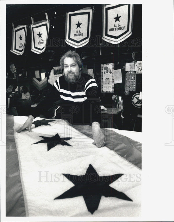 Carl Porter With Large Chicago Flag 1985 Vintage Press Photo Print ...