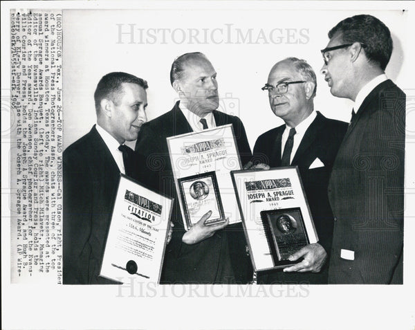 National Press Photographers Cal Olsen Gives Awards 1965 Vintage Press ...