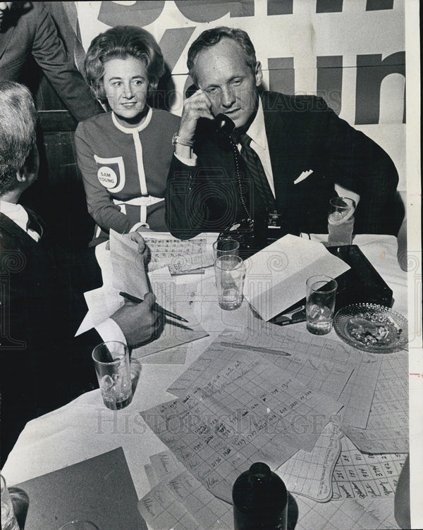 Sam Young receiving news of his loss 1969 Vintage Press Photo Print ...
