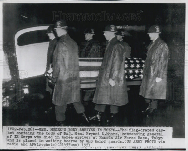 Maj Gen Bryant Moore Body Arrives from Korea 1951 Vintage Press Photo ...