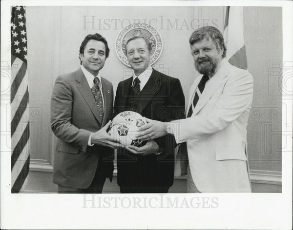 Lee Stern Chgo Mayor Michael Bilandic And Sting Pres Clive Toye 1977 ...