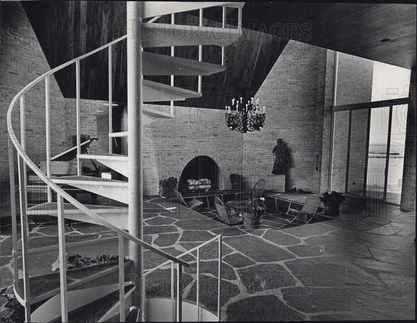 Interior view of Roger McCormick's pool house. 1967 Vintage Press Photo ...