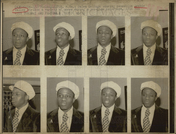 Archie Talley,Strike different poses during pre-game interview 1976 ...