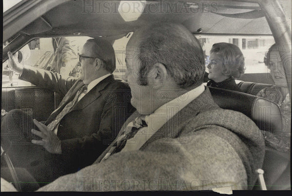 Randolph Hearst and Catherine Hearst leaving trial. 1975 Vintage Press ...