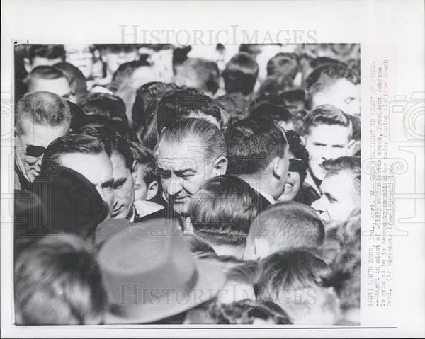 LBJ crowd 1964 Vintage Press Photo Print - Historic Images