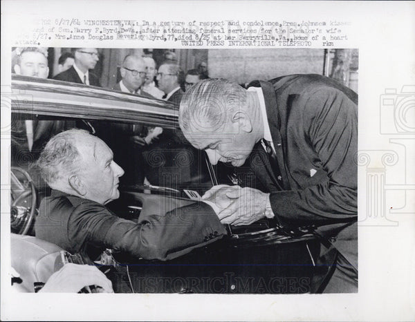 President Johnson kisses Senator Harry F. Byrd 1964 Vintage Press Photo ...