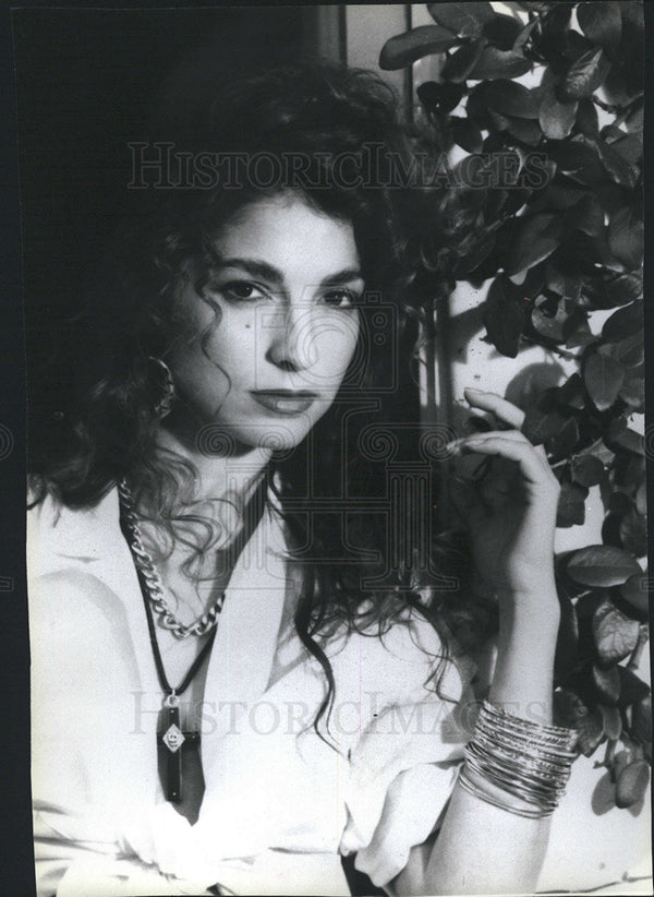 Gloria Estefan 1990 Vintage Press Photo Print - Historic Images