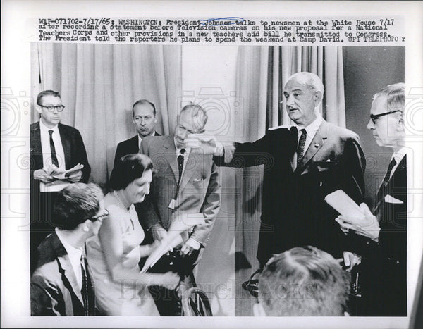 President Johnson talks to newsmen at the White House. 1965 Vintage ...