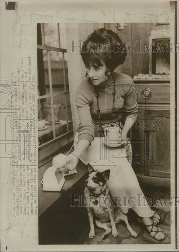1971 Mrs. Edgar D. Mitchell, wife of Apollo 14 lunar pilot - Historic ...