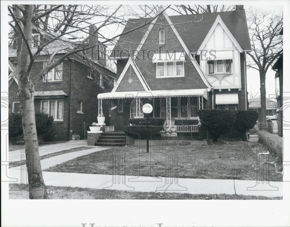 1988 Katherine Heck home shot killed attacker - Historic Images