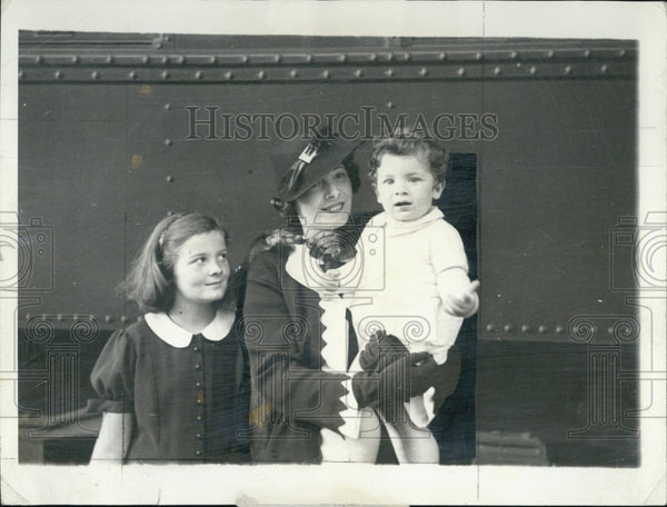 1936 Wife and children of Walter Winchell famous columnist - Historic ...