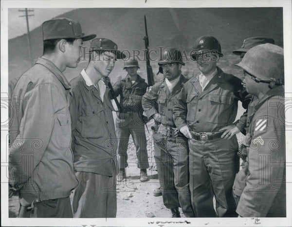 1952 Gen Haydon Boatner On Koja Island Korea - Historic Images