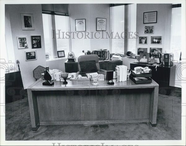 Press Photo Bob Woolf's Wooden Desk - Historic Images
