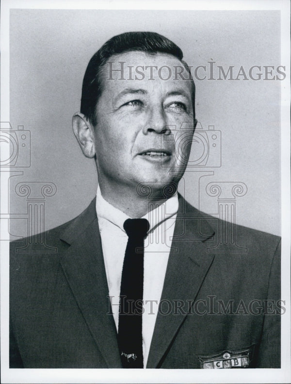 1967 Gil Stratton on CBS-TV, describes the color & interview of out ...