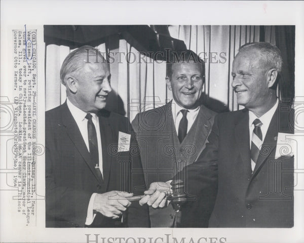 1964 Mayor Wes Olson Retiring President of the Illinois municipal ...