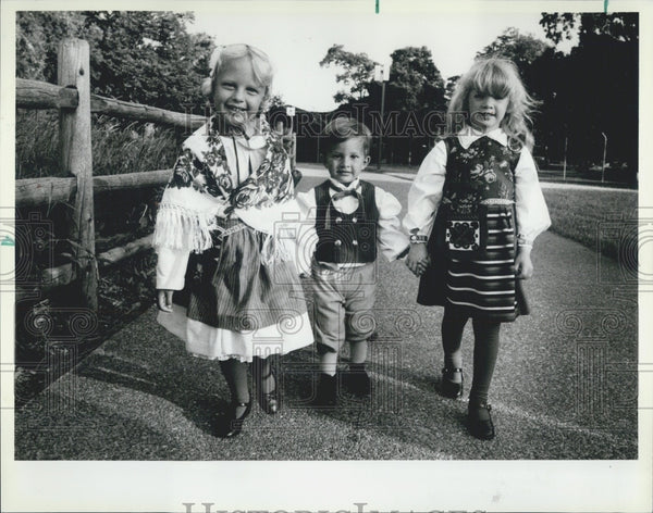 1984 Shayna And Mark Dicker With Jennifer Hanson At Lincoln Park ...