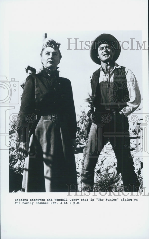 Press Photo Actors Barbara Stanwyck/Wendell Corey in Western "The Furi ...