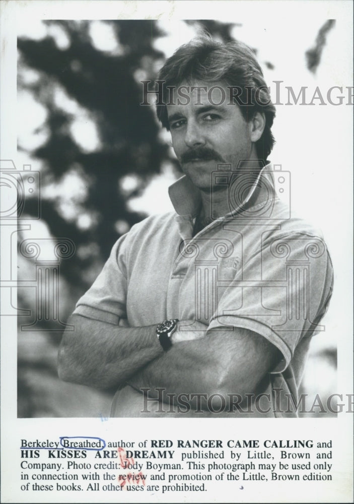 Press Photo Berkeley Breathed Author Red Ranger Came Calling His Kisse ...