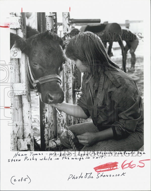 Press Photo Lynn Patterson and her cow Pushy. - Historic Images