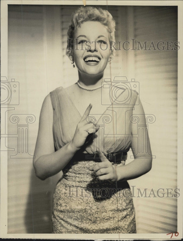 Press Photo Actress Jaye P. Morgan on set of the Jaye P. Morgan Show ...