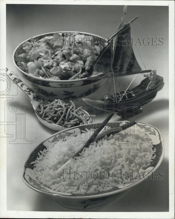 1975 Press Photo Shanghai chicken chow mein with rice Chinese Dinner ...