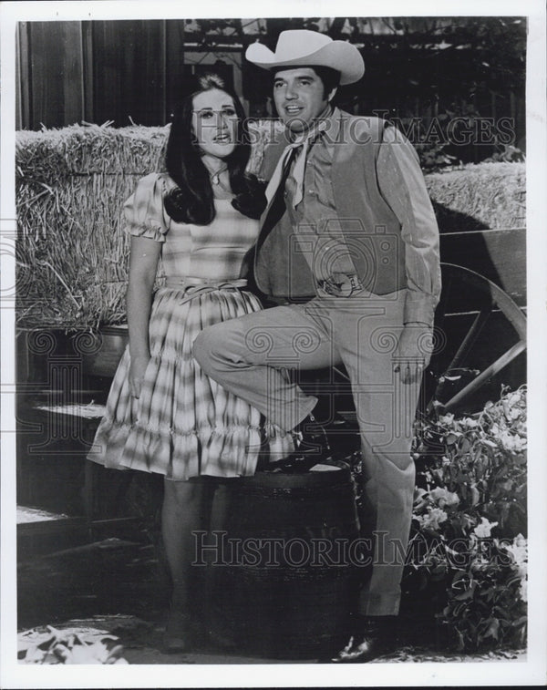 1972 Guy Hovis And Ralna English Singers On The Lawrence Welk Show ...