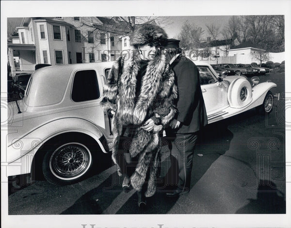 1991 Dress Diva Yolanda Cellucci at Norma Nathan's Funeral - Historic ...