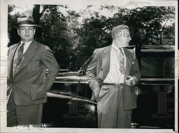 1944 Police Lt William Delay & Chief Michael Stewart at murder scene ...
