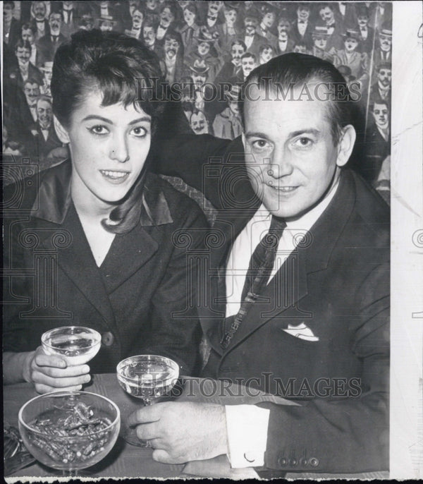 1962 Denholm Elliott,actor with Susan Robinson,announce engagement ...