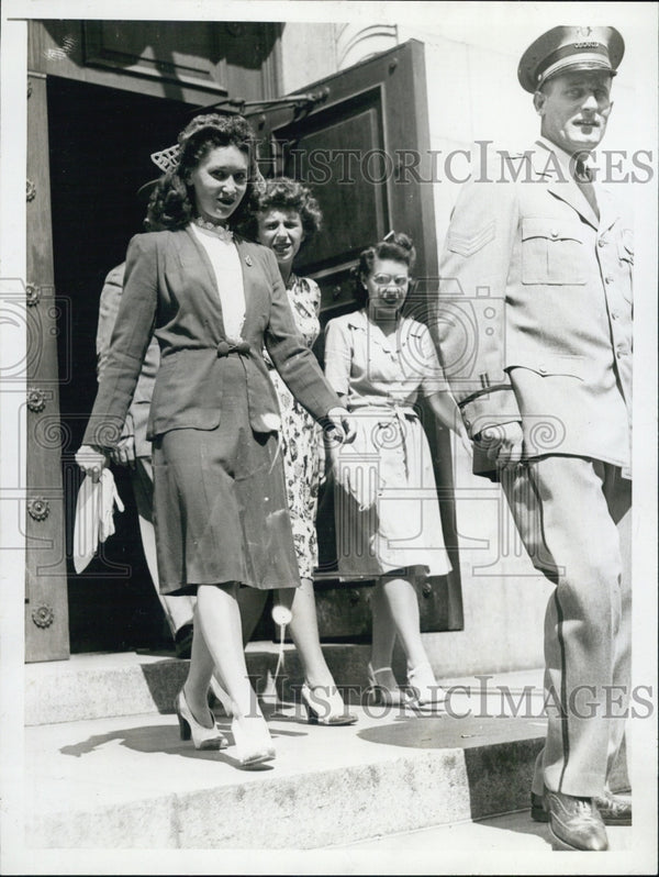 1944 Constance Gould Bettie E. Lorretti Friends Leave Middlesex ...