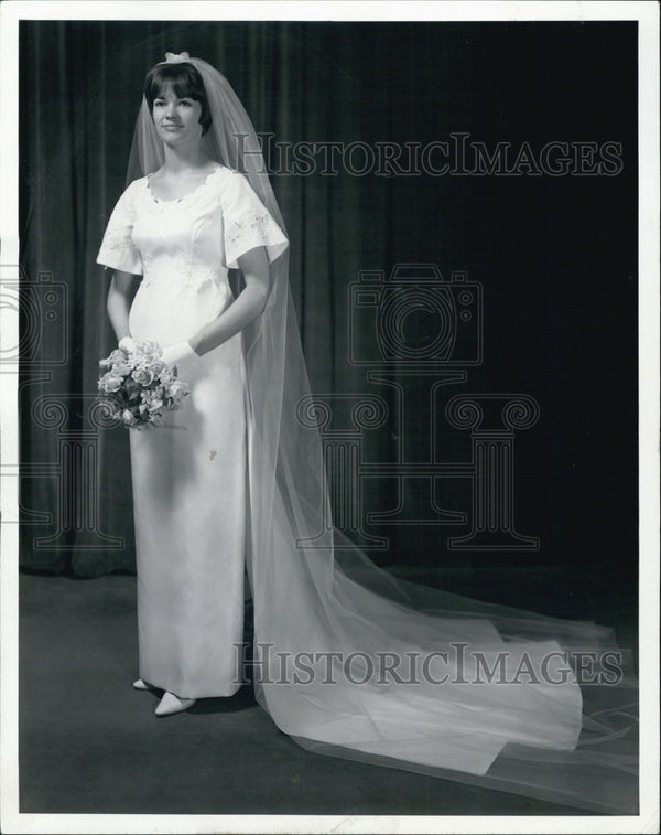 1966 Press Photo Miss Louise Labbe - RSG99053 - Historic Images