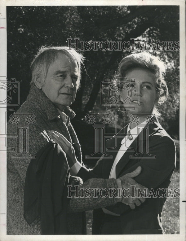 1973 Press Photo Law Ayres, as Professor MacAuley, and Sharon Acker ...