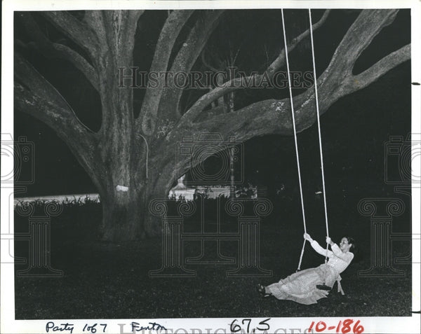 1980 Press Photo Deborah Hoffman enjoys a swing - RSH11663 - Historic ...